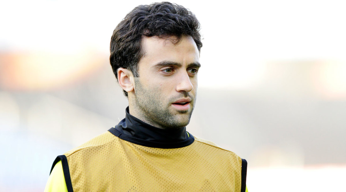 Giuseppe Rossi signs with Genoa in return from latest injury - Sports ...