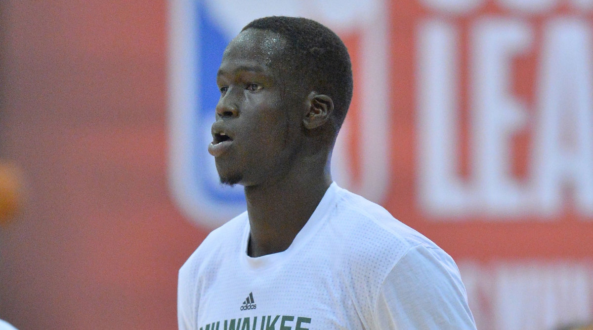 Thon Maker becomes internet hero after giving up seat on plane - Sports ...
