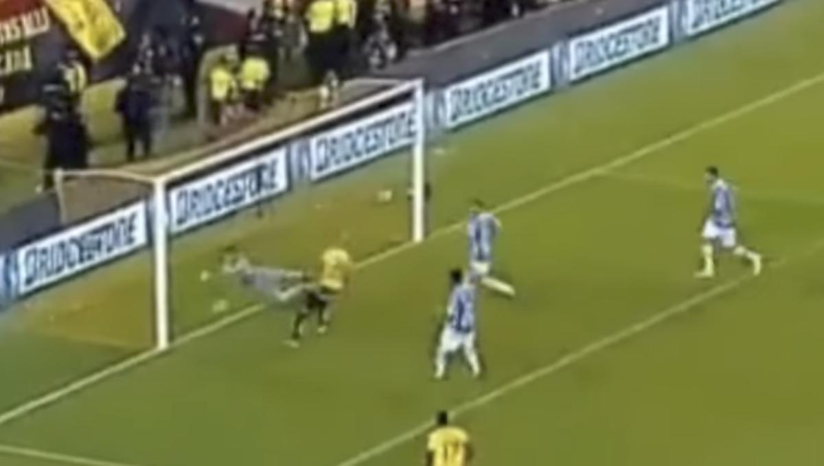 VIDEO: Brazilian Goalkeeper Marcelo Grohe Pulls Off Near-Impossible ...