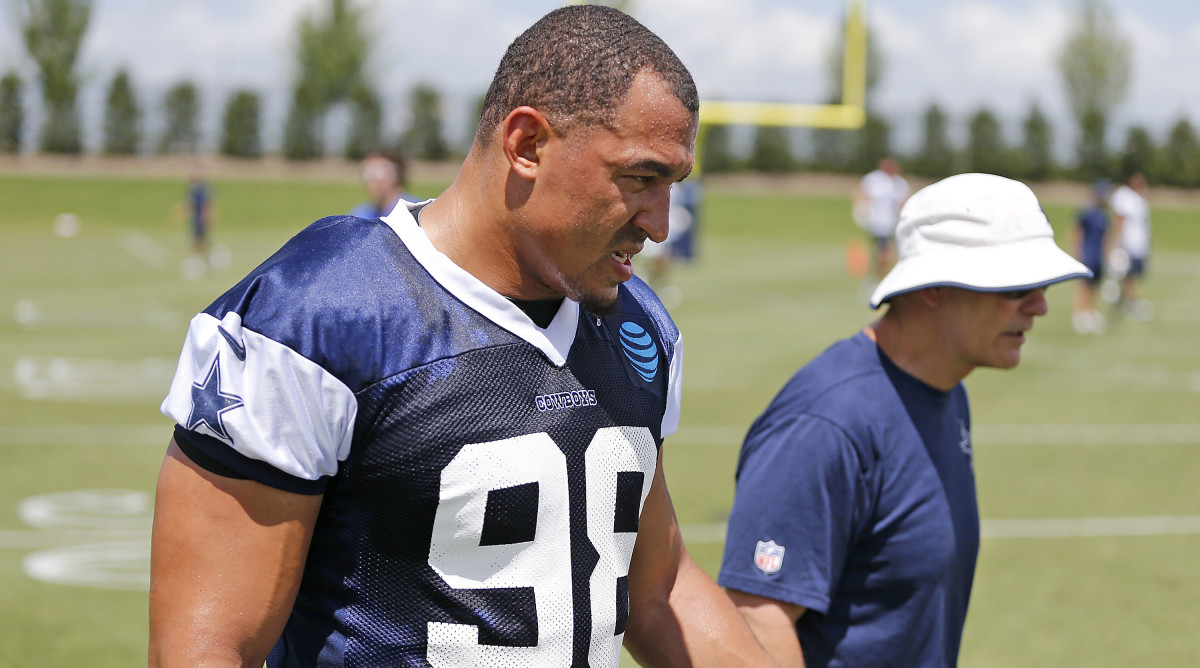 Cowboys' Tyrone Crawford carted off field after tackle - Sports Illustrated