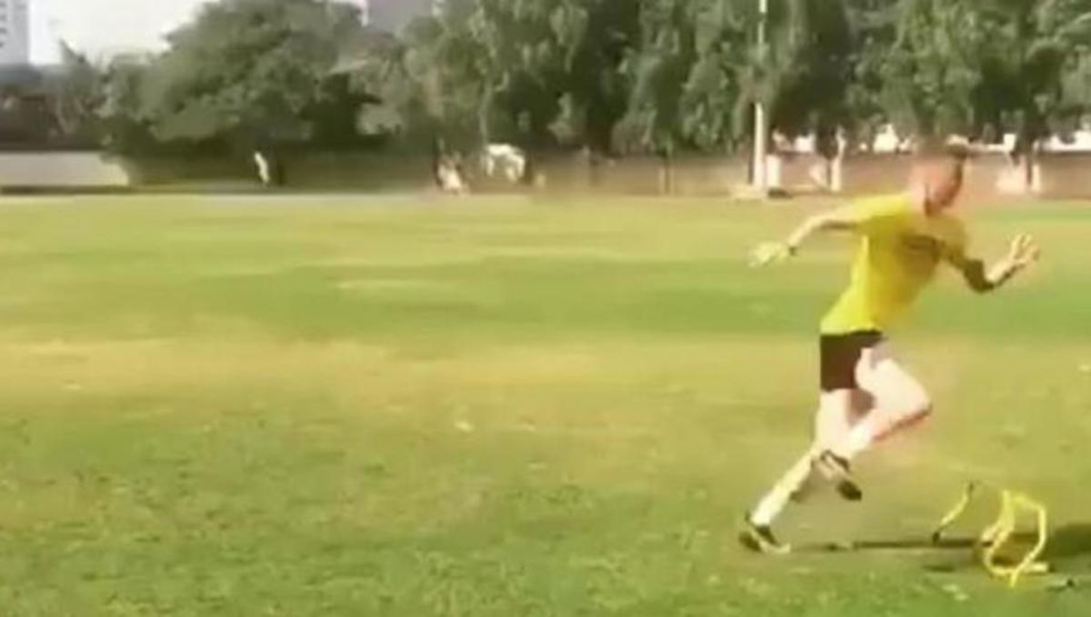 VIDEO: Borussia Dortmund Star Marco Reus Trains in Dubai as He Makes ...