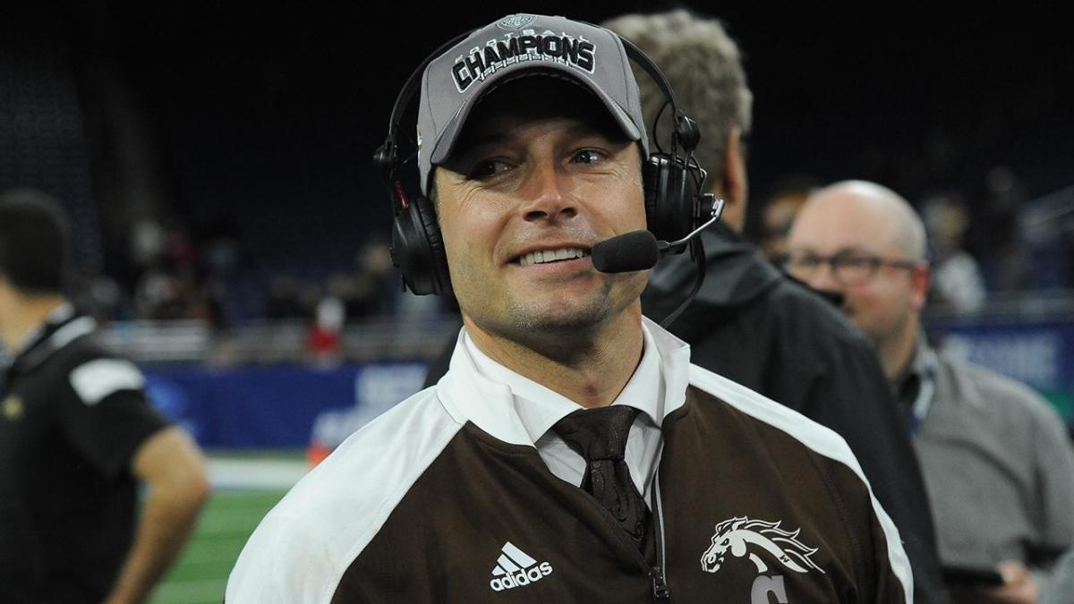 Source: Minnesota expected to hire P.J. Fleck as coach - Sports Illustrated