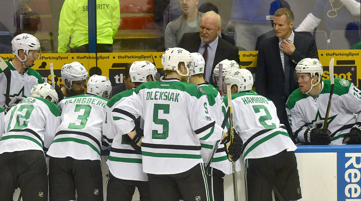 Cockpit smoke forces Dallas Stars' plane back to airport - Sports ...