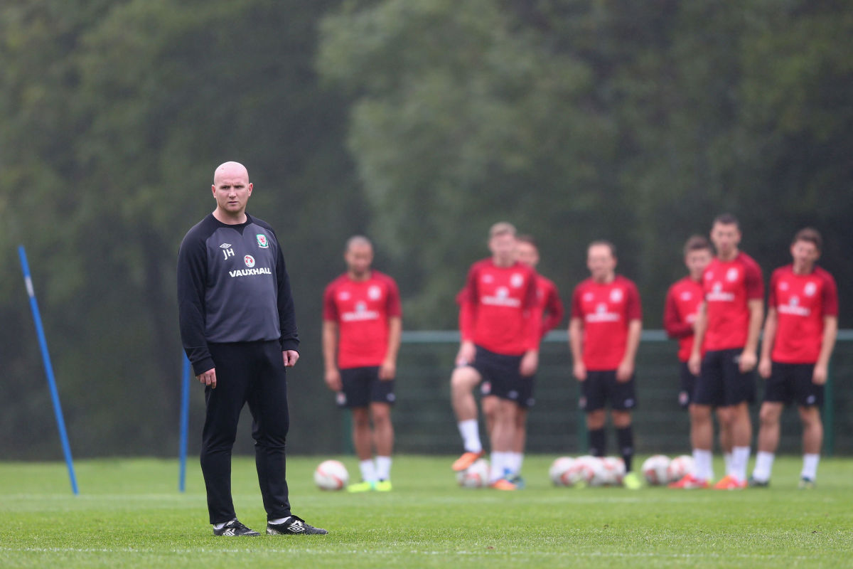 Former Arsenal Striker John Hartson Reveals Gambling Addiction Nearly ...