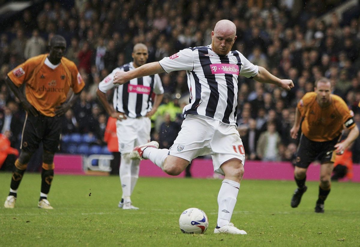 Former Arsenal Striker John Hartson Reveals Gambling Addiction Nearly ...