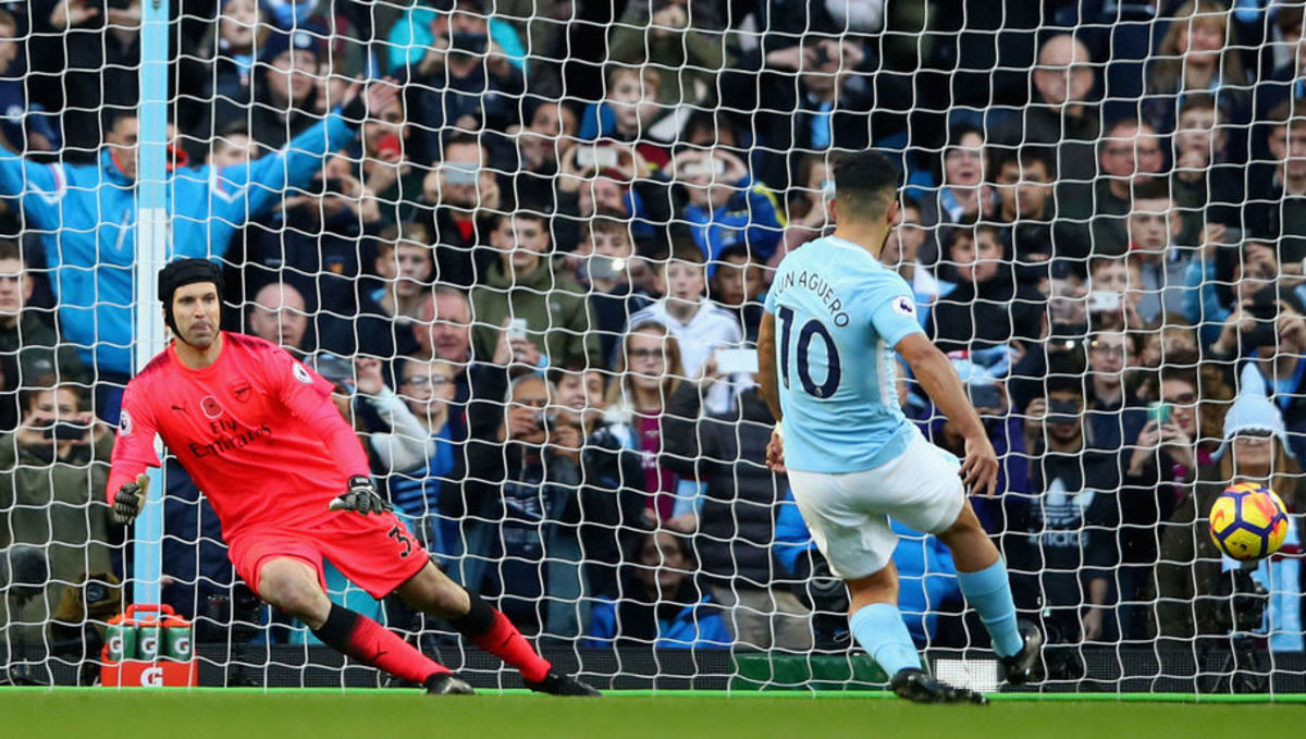 Jamie Carragher Believes Petr Cech Is in Decline Following Poor ...