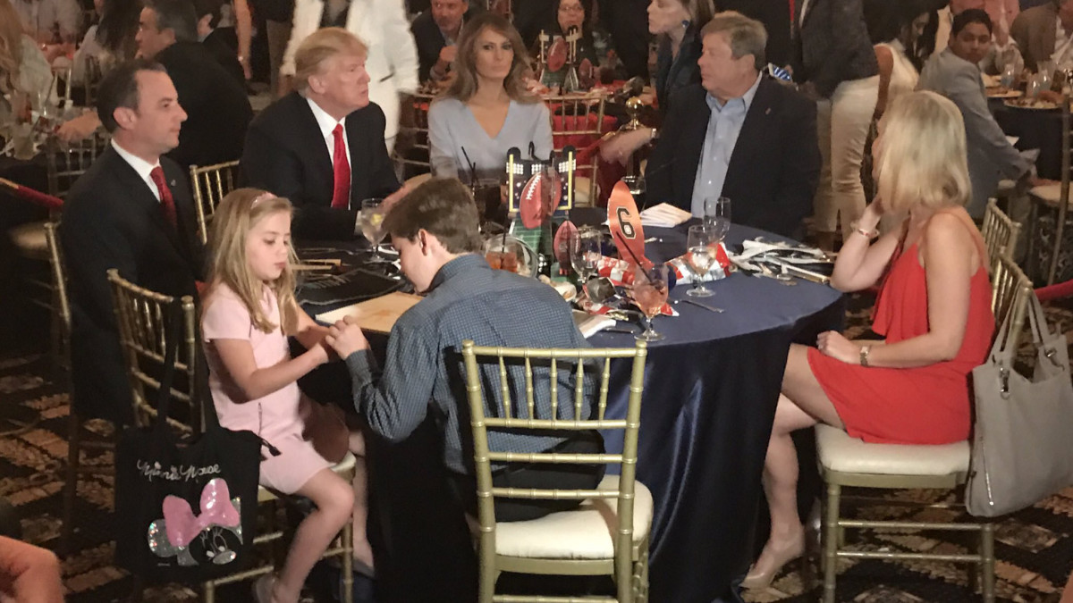 Donald Trump's Super Bowl party at golf club (photos) - Sports Illustrated