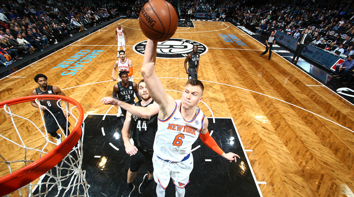 Kristaps Porzingis injury updates: Knicks F leaves game - Sports ...