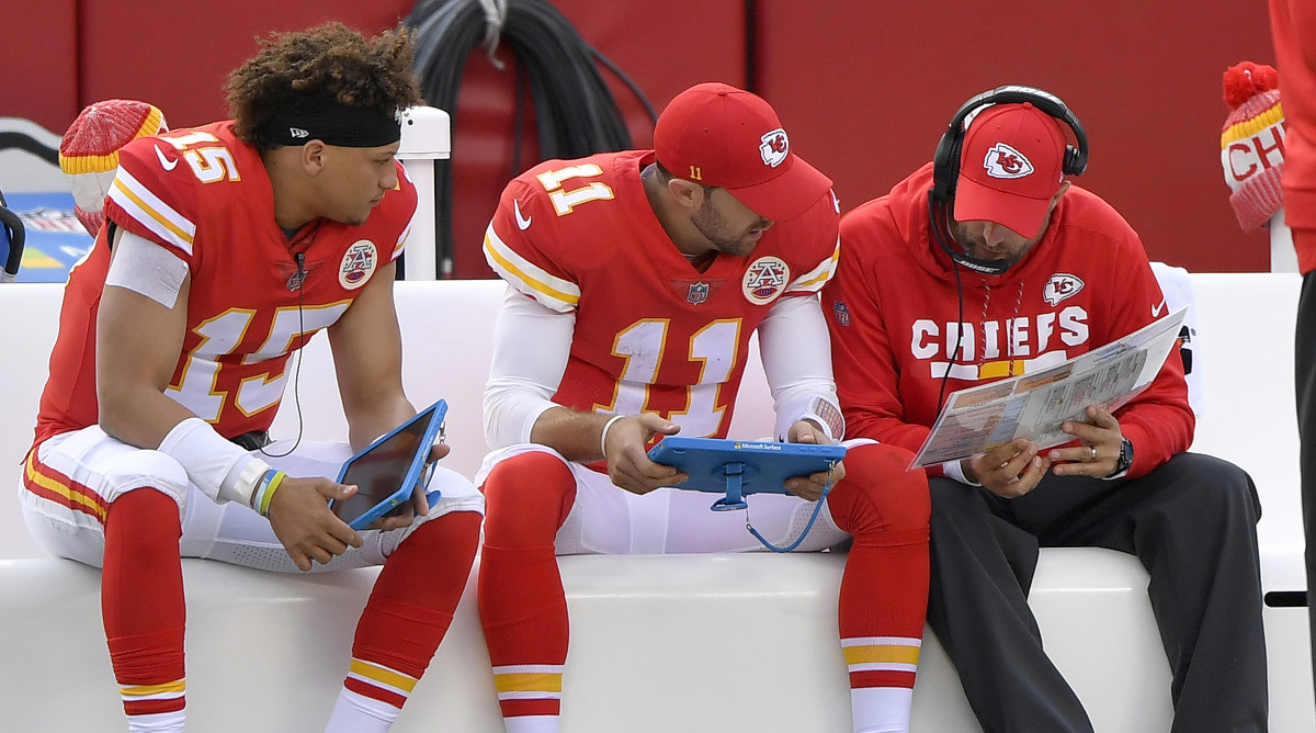 Chiefs Back Alex Smith, But Will Calls for Patrick Mahomes Grow ...