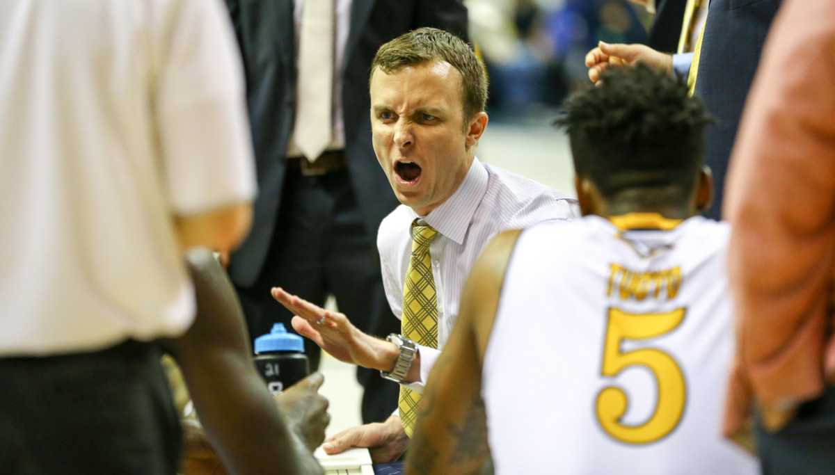 Matt McCall hired by UMass from Chattanooga - Sports Illustrated