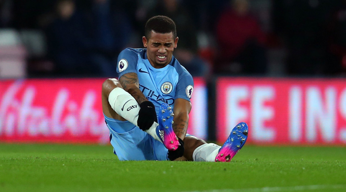 Gabriel Jesus injury: Manchester City star fractures metatarsal ...