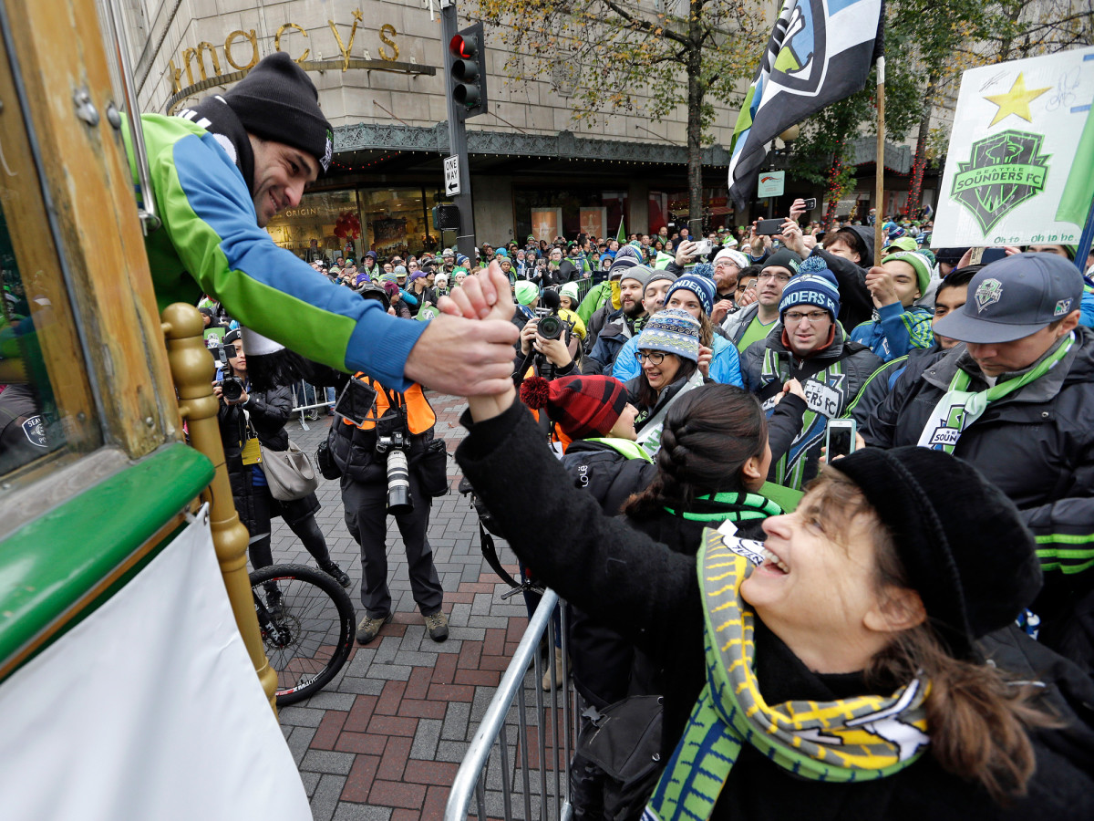 Clint Dempsey medically cleared to return to Sounders training - Sports ...
