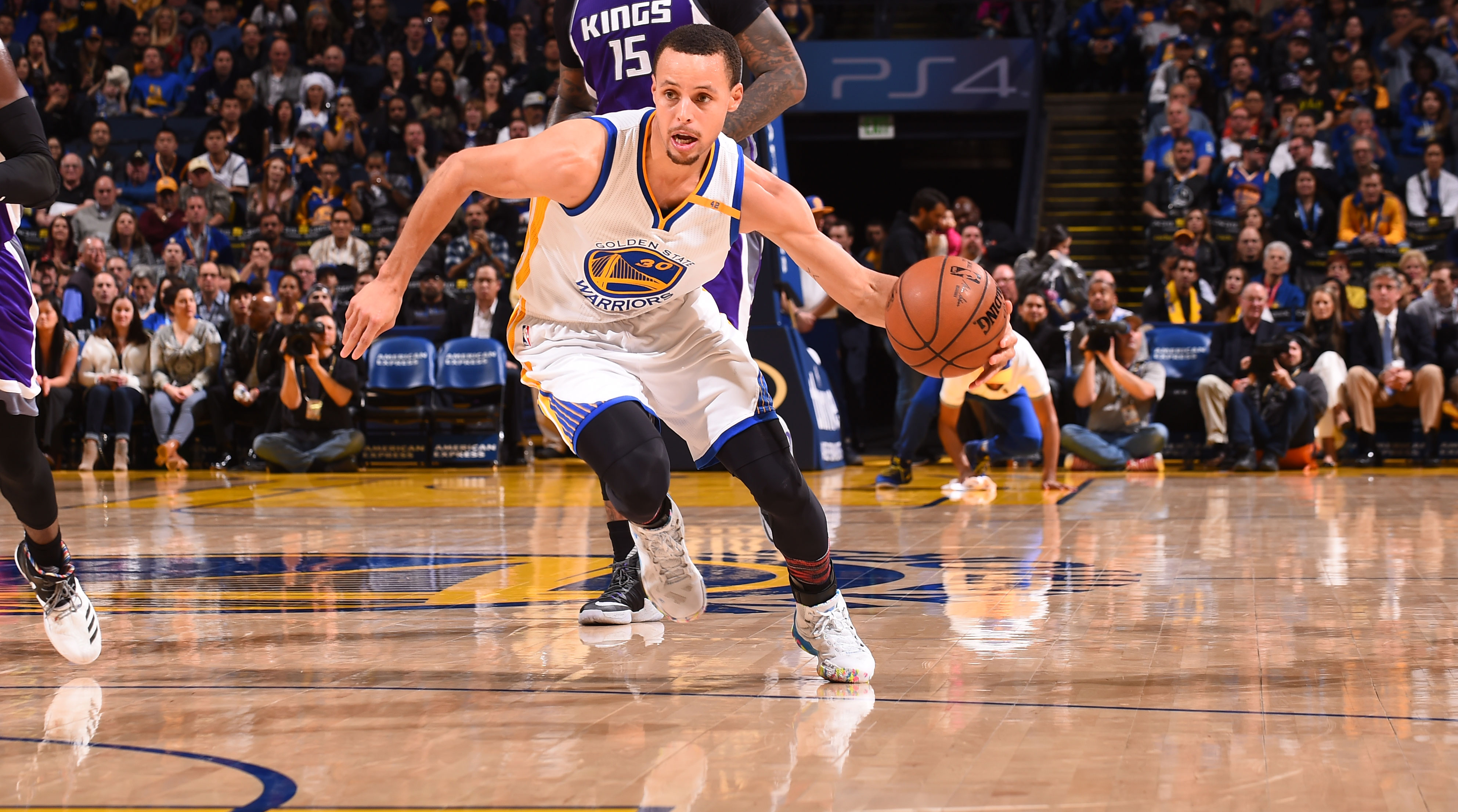 Steph Curry danced with the dancing Warriors lady (video) - Sports ...