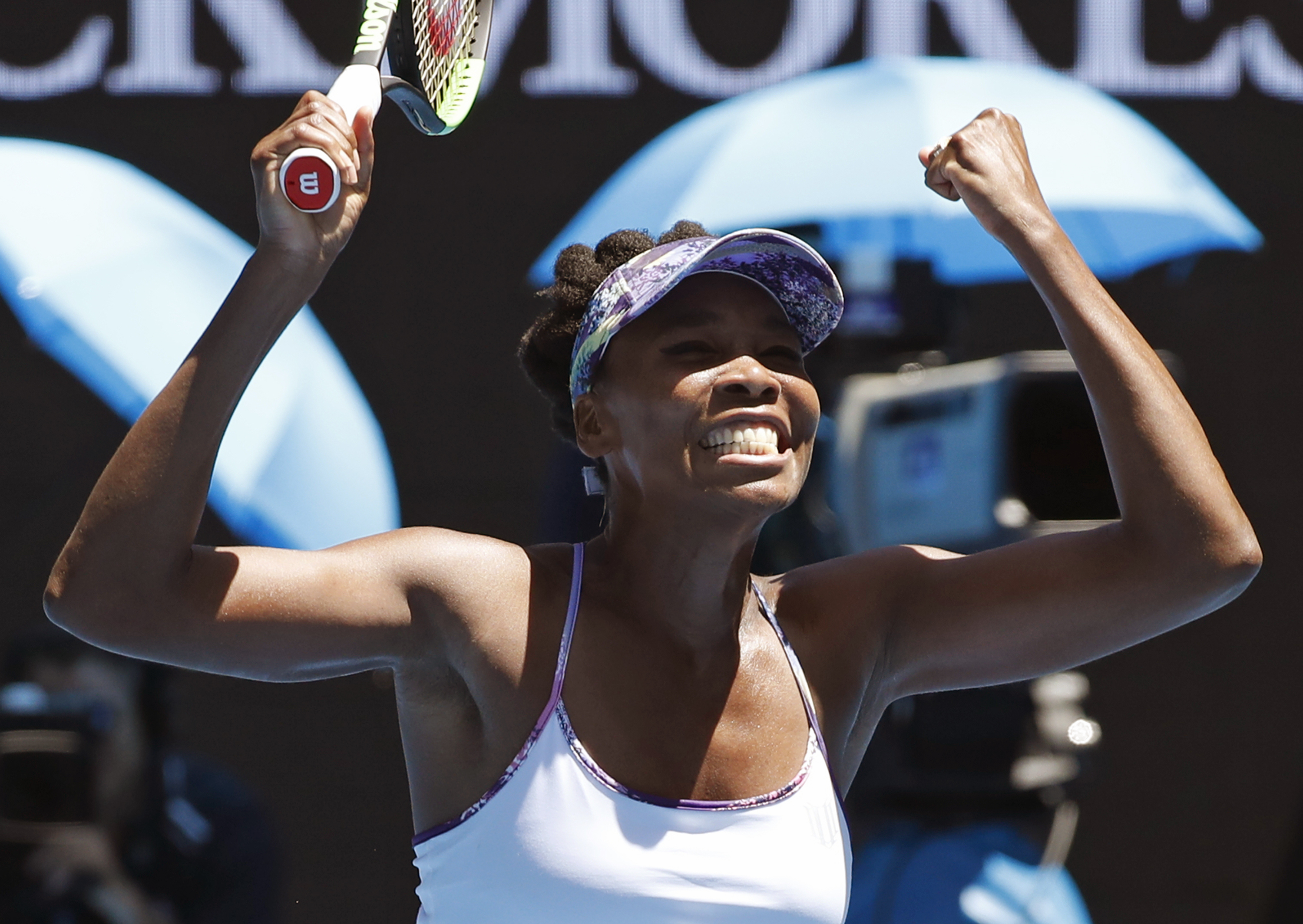 The Latest: Venus Williams into Australian Open semifinals - Sports ...