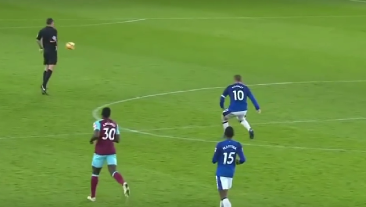 PHOTO: Twitter Reacts to Michael Oliver's Matrix-Like Reactions to ...