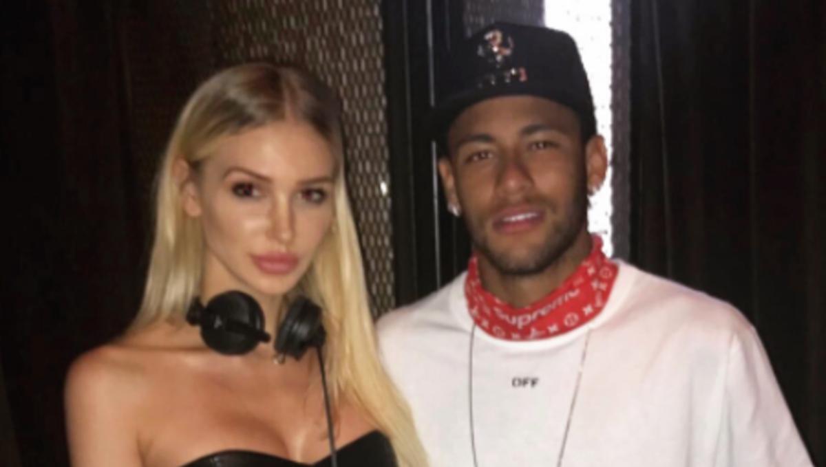 Party in the USA! Neymar Enjoys Outing With Yet Another Music Star as ...