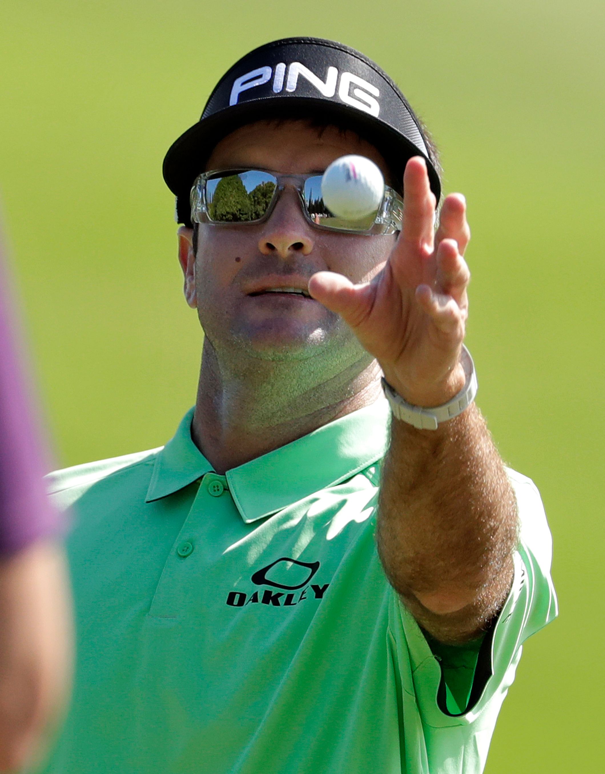 Walker enjoys the views and his game, takes lead at Kapalua - Sports ...