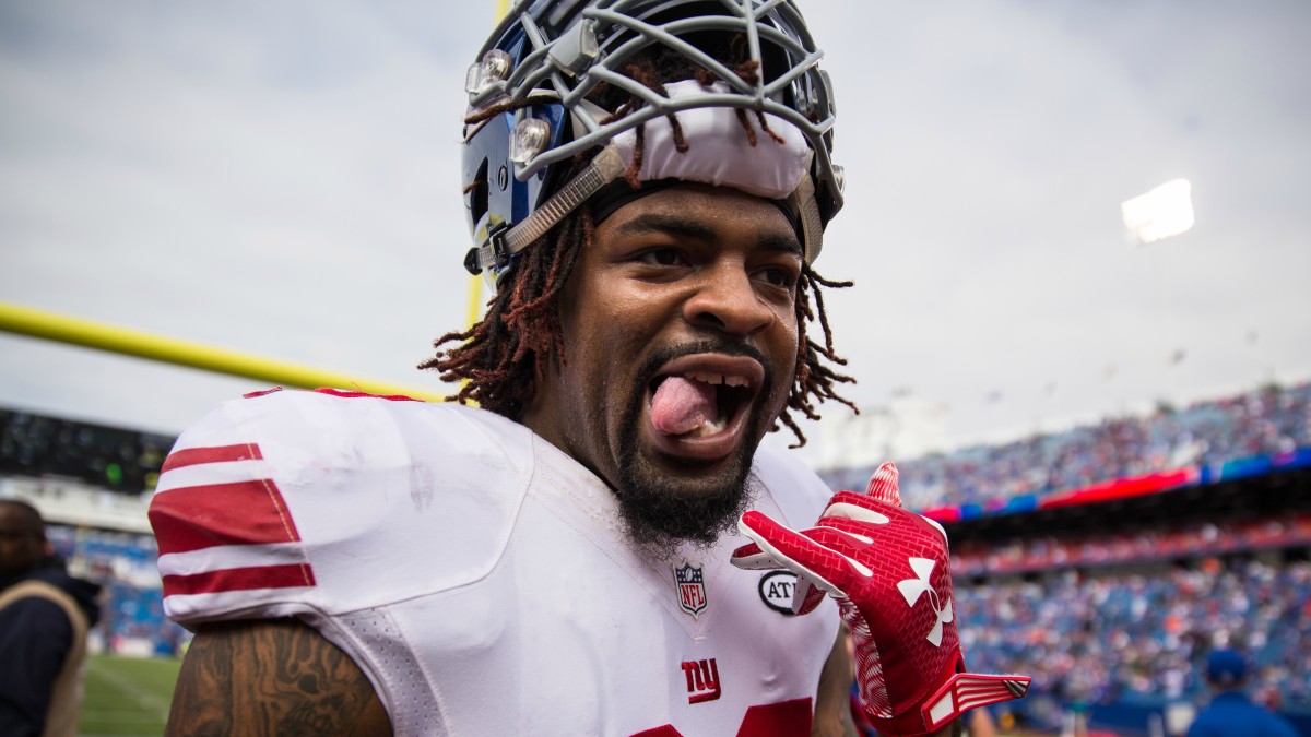 Damontre Moore: Video shows former Cowboy in wild street fight - Sports ...