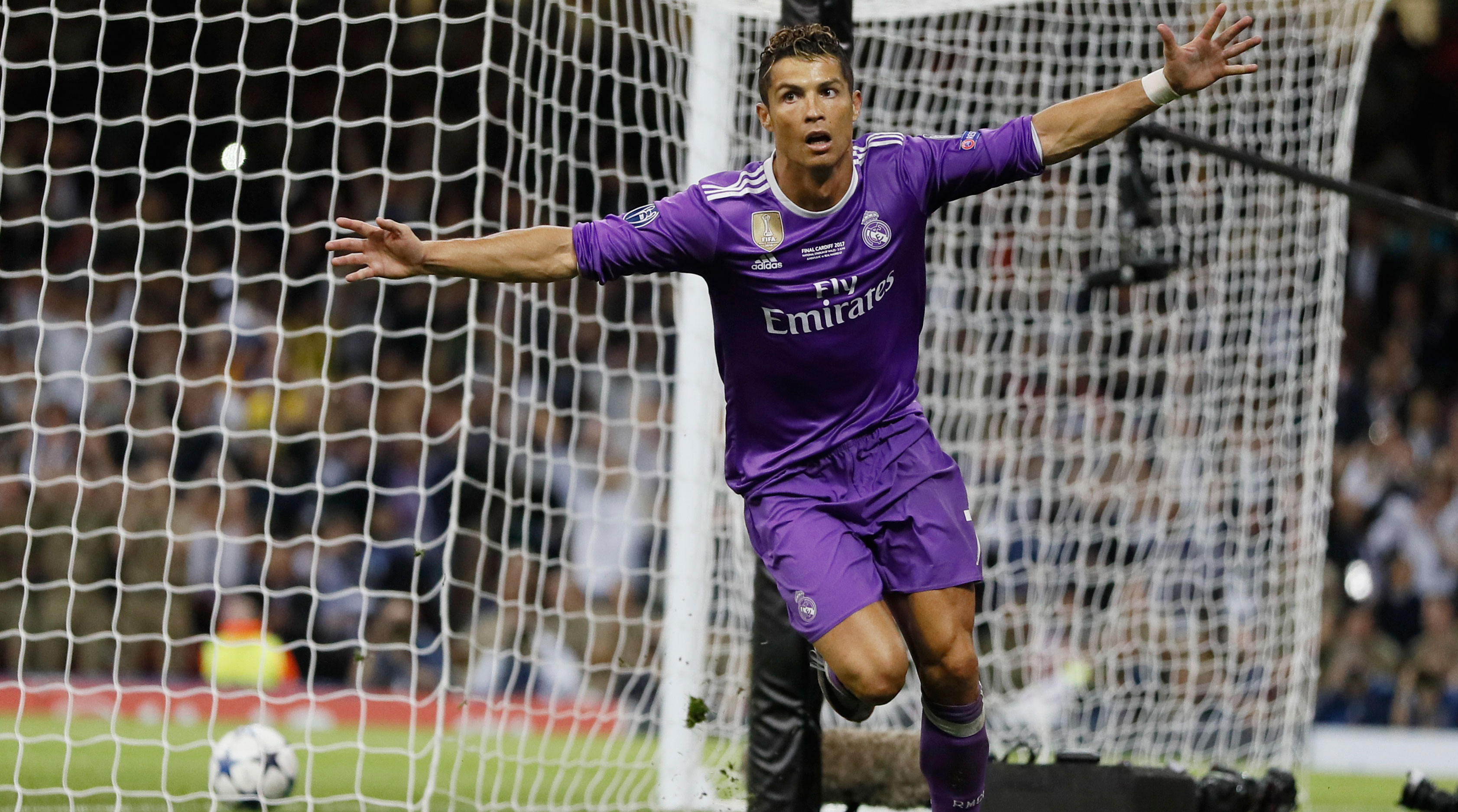 Cristiano Ronaldo scores 600th career goal for club and country (video ...