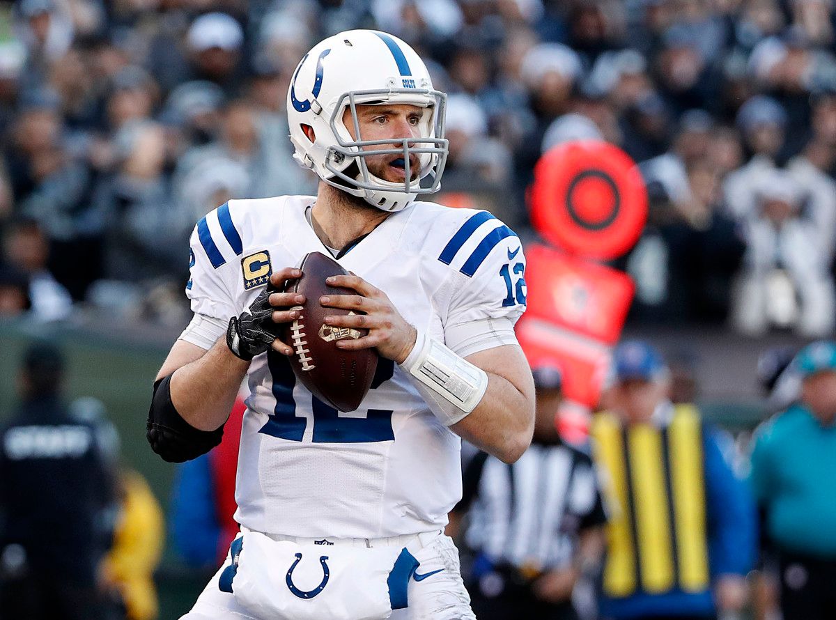 Colts owner says Luck has successful right shoulder surgery - Sports ...