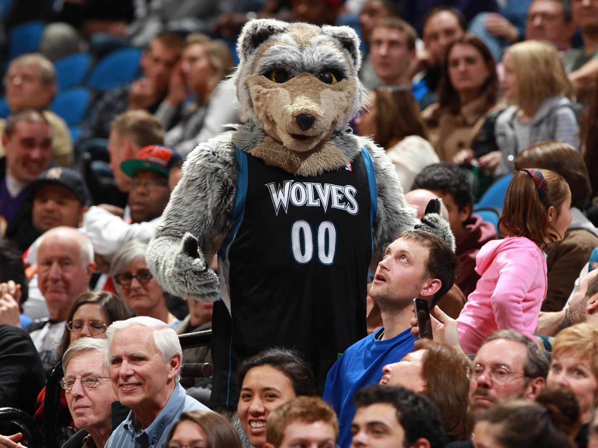 Karl-Anthony Towns's Dad Considering Lawsuit Against Wolves - Sports ...