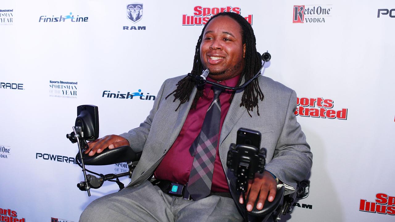 Eric LeGrand wins WWE Warrior Award - Sports Illustrated