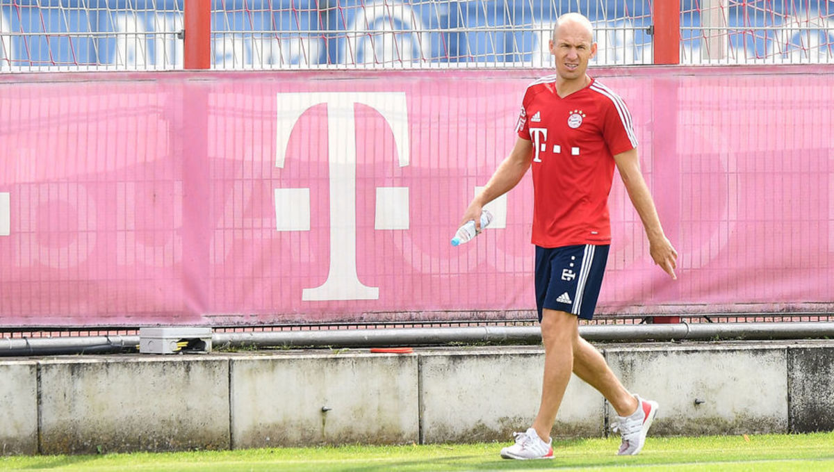 Arjen Robben Could Return From Calf Injury Against Liverpool in Pre ...