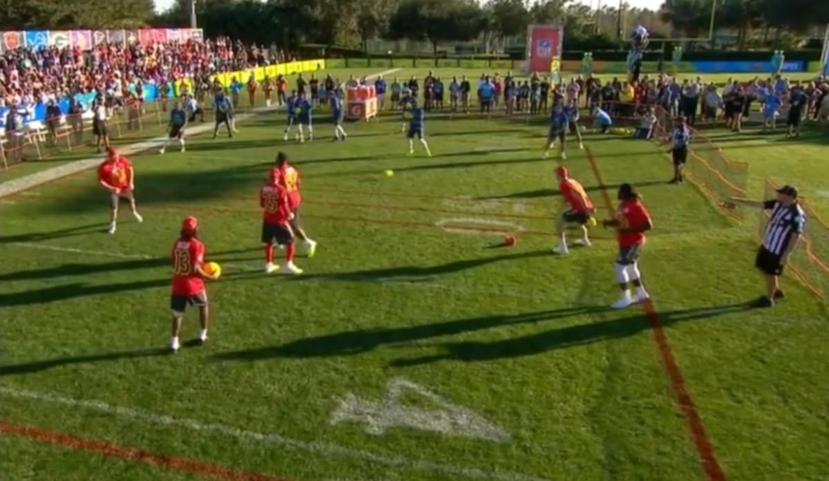 Alex Smith is bad at dodgeball (Video) - Sports Illustrated