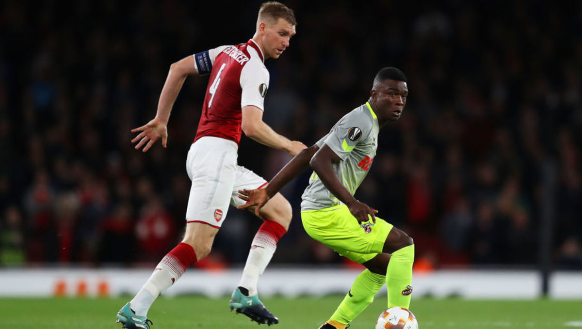 Per Mertesacker Reveals Why He Chose to Remain With Gunners Despite ...