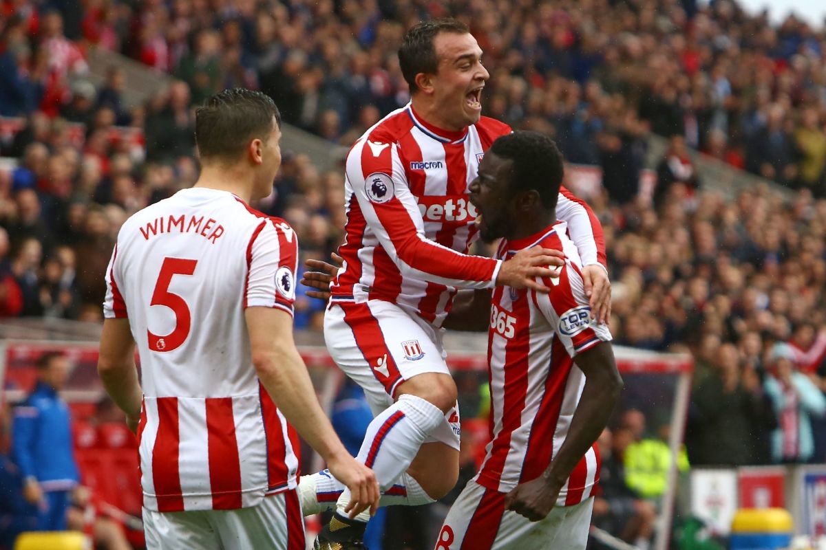 Peter Crouch Ready to Lead Stoke Attacking Line Against Liverpool ...