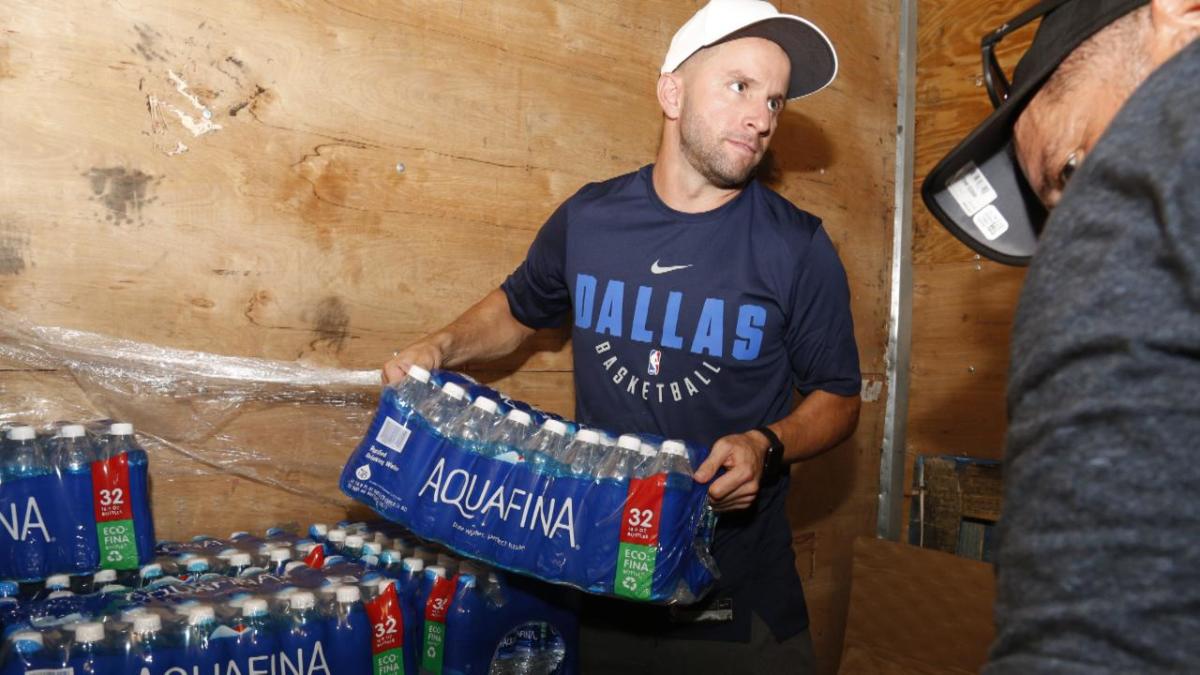 Mavericks' J.J. Barea makes rescue mission to Puerto Rico - Sports ...