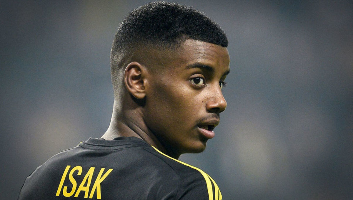 Borussia Dortmund Manager Praises 18-Year-Old Striker After Maiden Goal ...