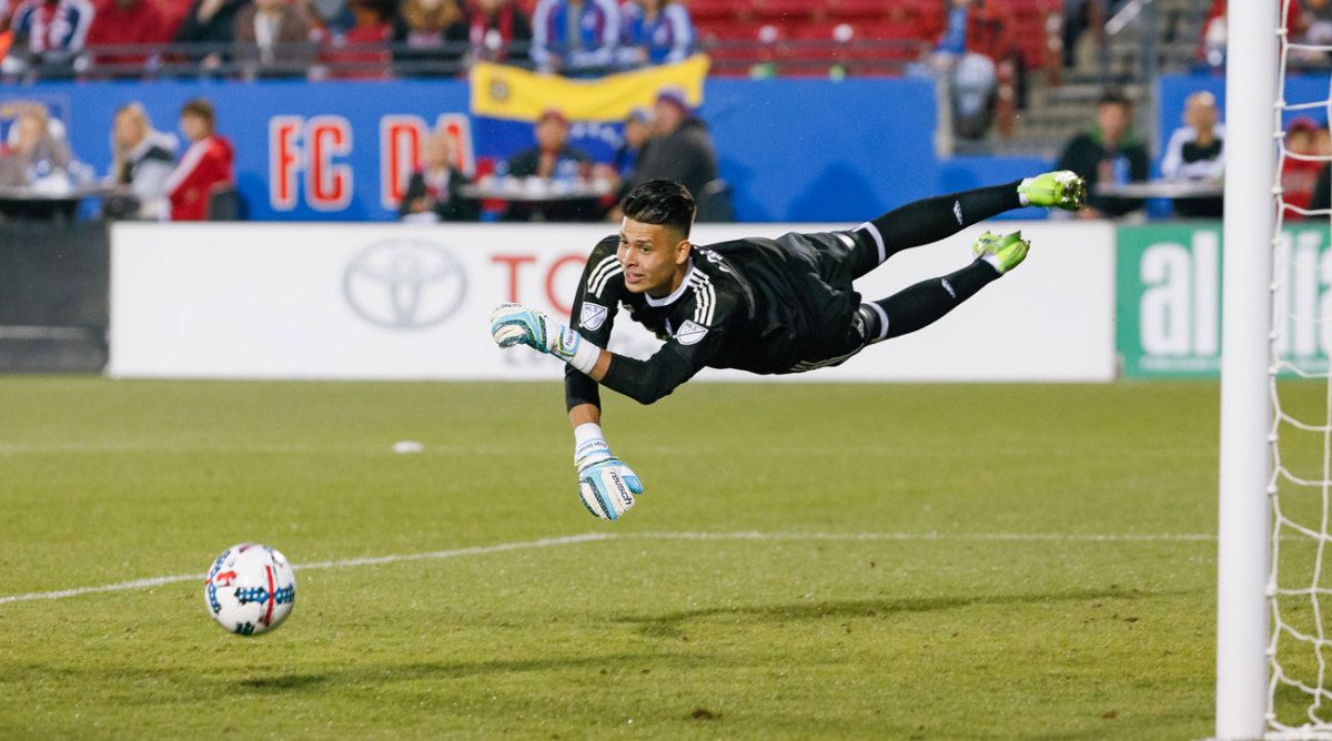 Jesse Gonzalez: FC Dallas GK will play for USA after FIFA switch ...