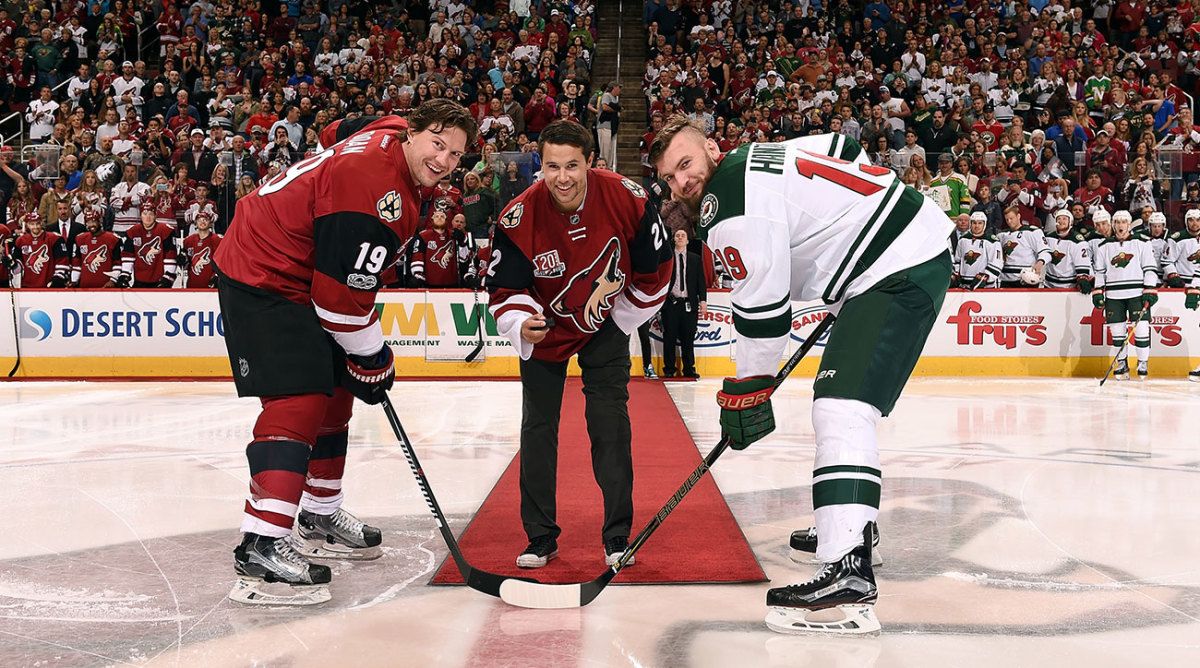 Craig Cunningham drops puck at Coyotes game - Sports Illustrated