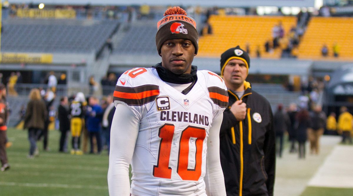 RG3 channels Hoodie Melo in pickup game - Sports Illustrated