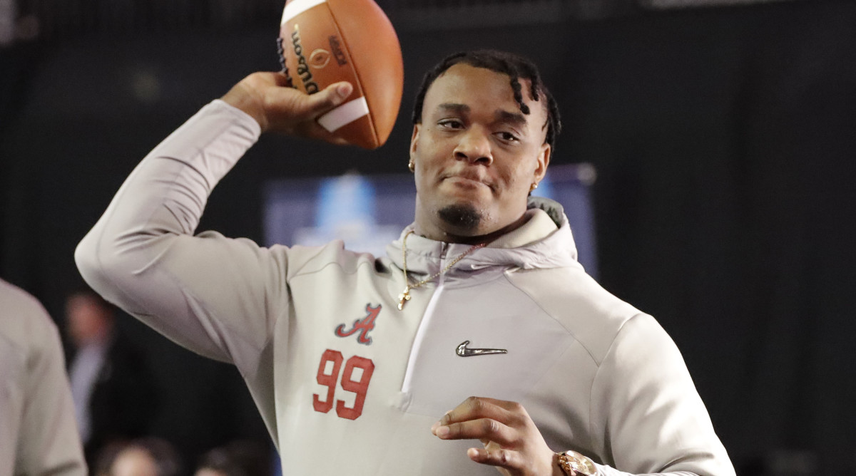 Raekwon Davis: Alabama defensive lineman reportedly shot in leg ...