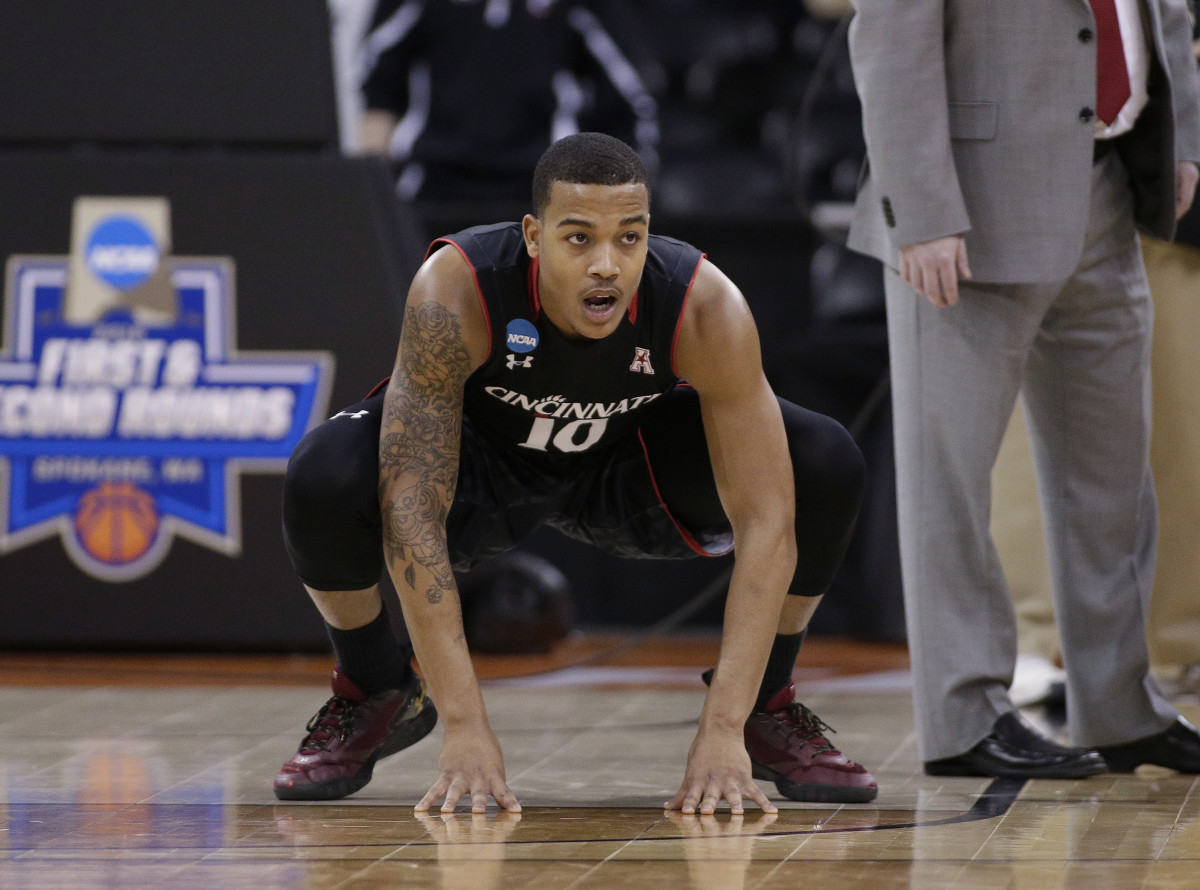 A late dunk, a last-second 3 add to Cincinnati's heartbreak - Sports ...