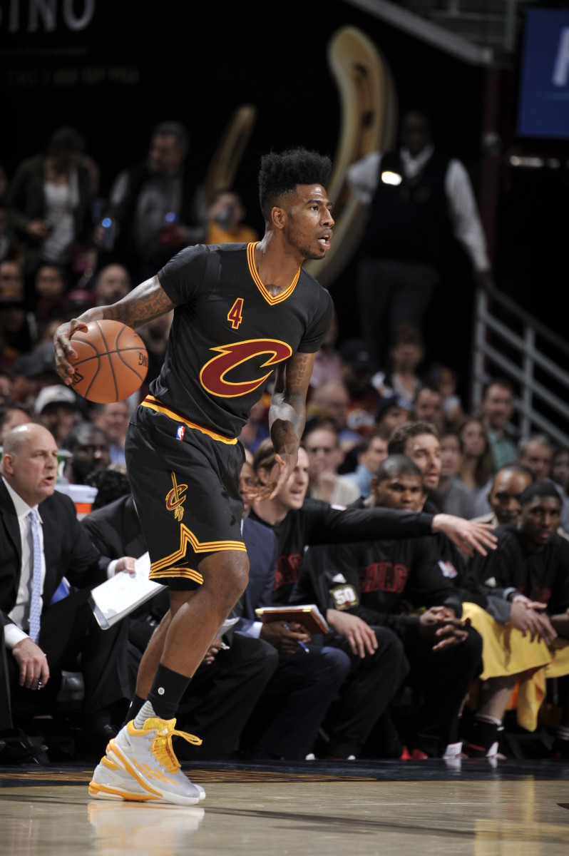 Cavs' Shumpert day-to-day with sprained left shoulder - Sports Illustrated