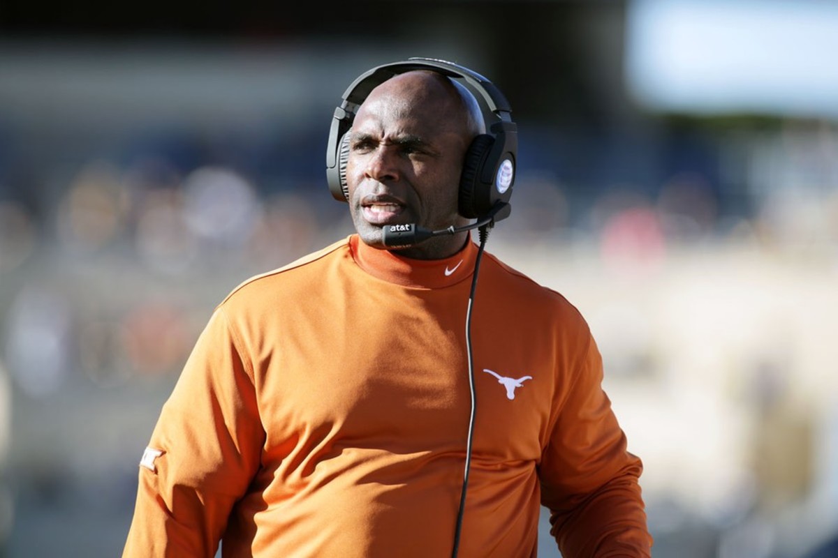 Charlie Strong Q&A: Texas coach on offense, QBs, more - Sports Illustrated