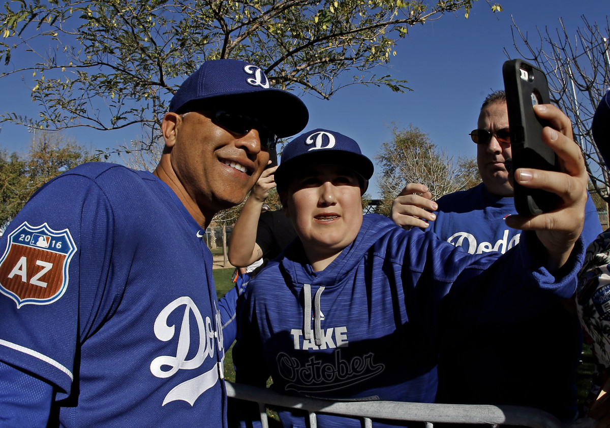 Dave Roberts "in a good place" as rookie manager of Dodgers - Sports ...