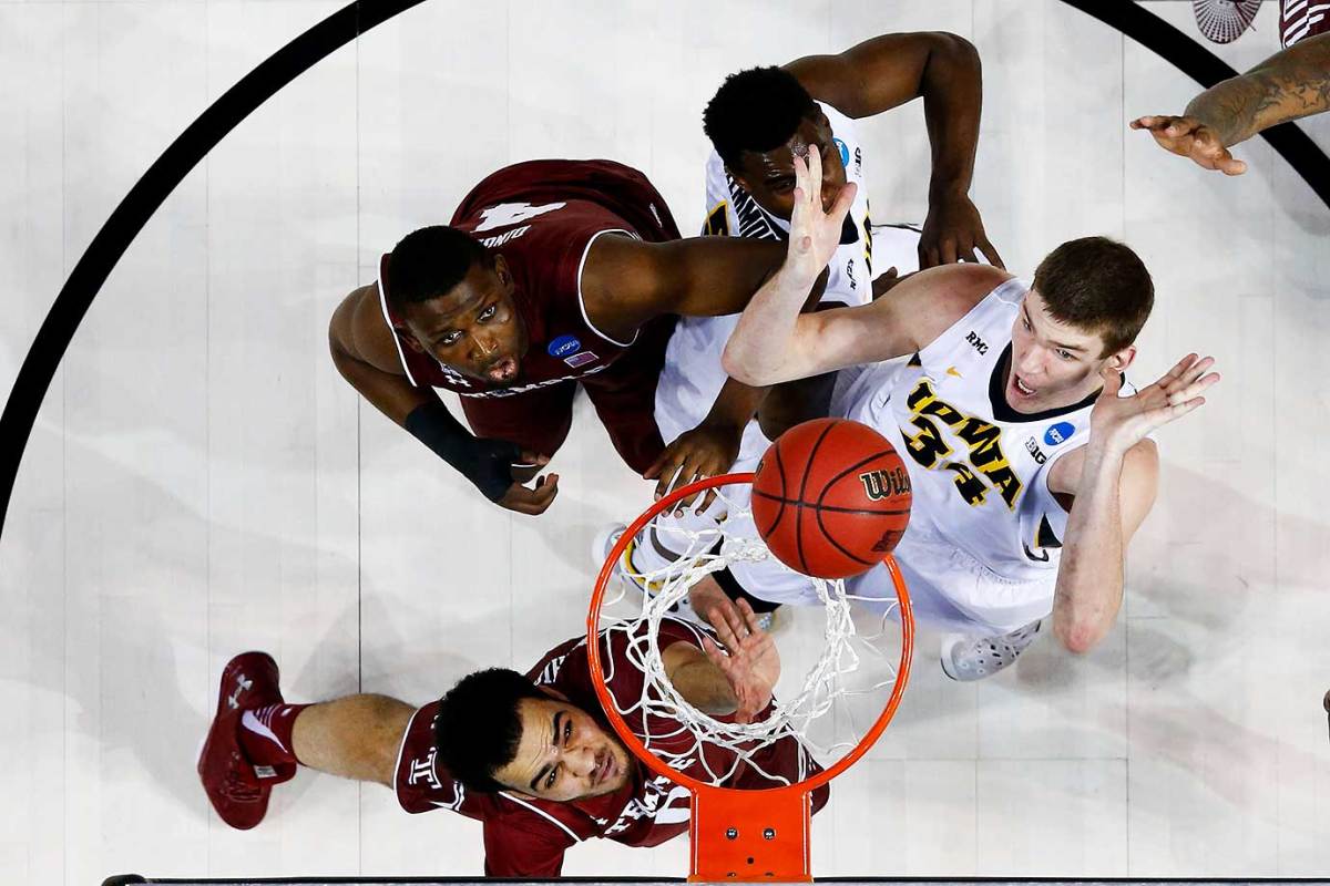 Day 2 photos of the 2016 NCAA Tournament - Sports Illustrated