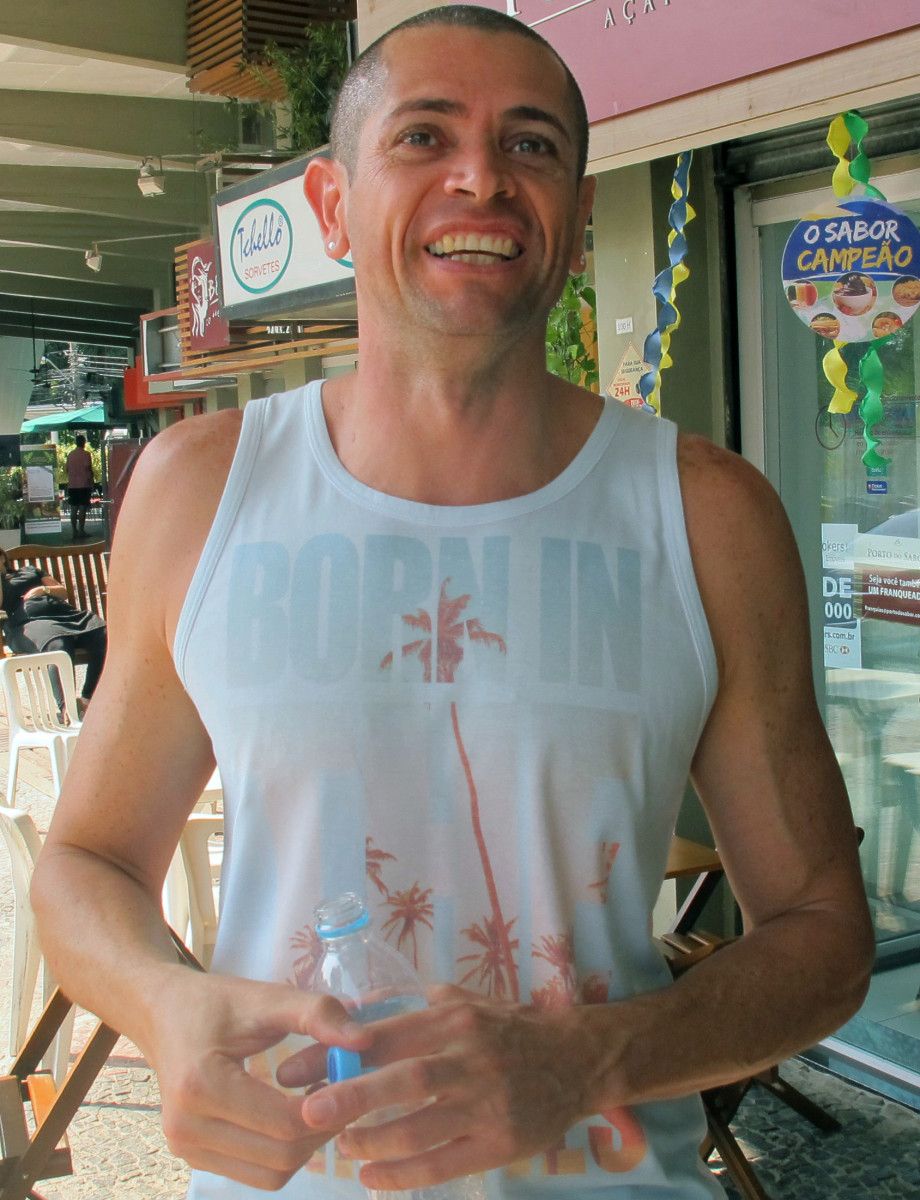 Gas station translator, swimmer disagree on gun pointing - Sports ...