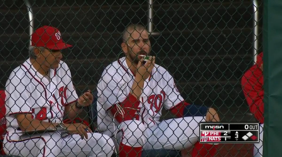 Nationals' Oliver Perez chews on paper cup in bullpen (video) - Sports ...