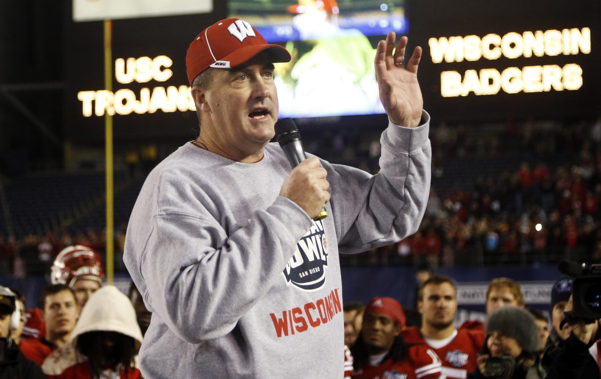 Wisconsin football coach Chryst contract extended into 2021 - Sports ...