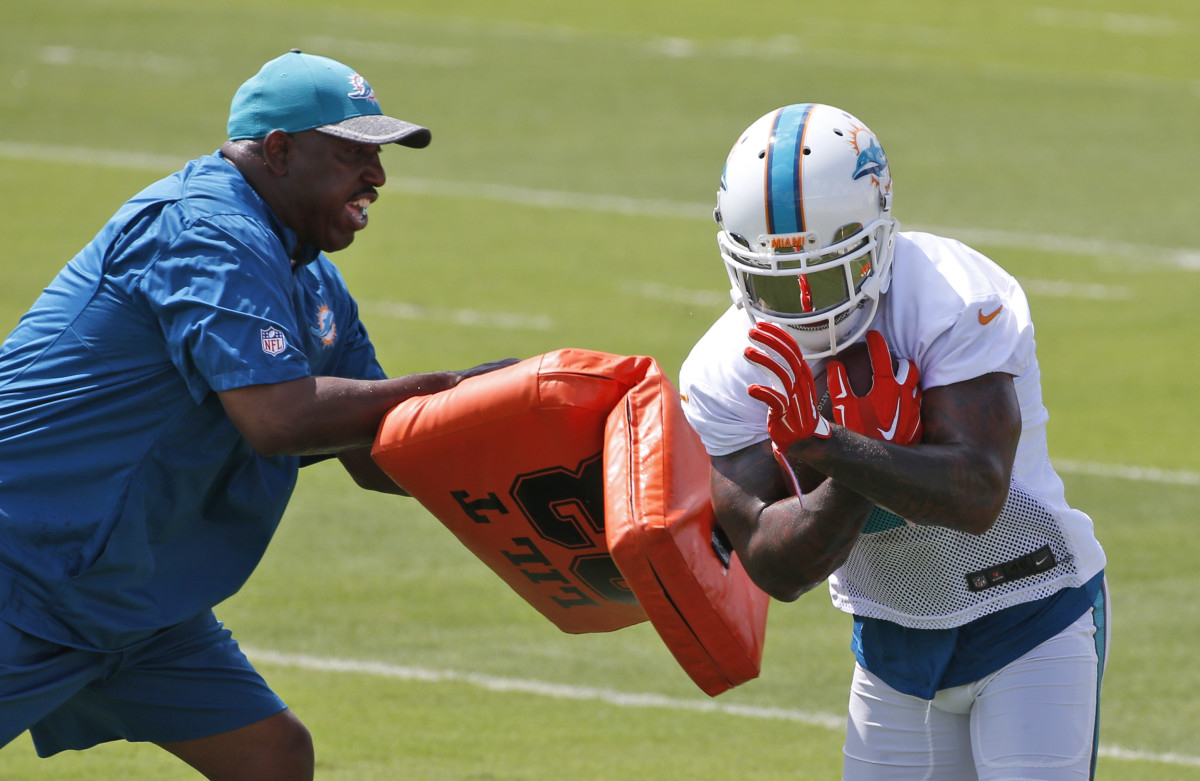 Dolphins RB Isaiah Pead shining at unsettled position - Sports Illustrated