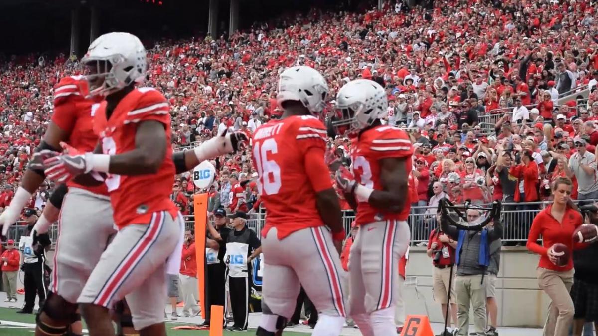 Ohio State Buckeyes' J.T. Barrett breaks TD record - Sports Illustrated