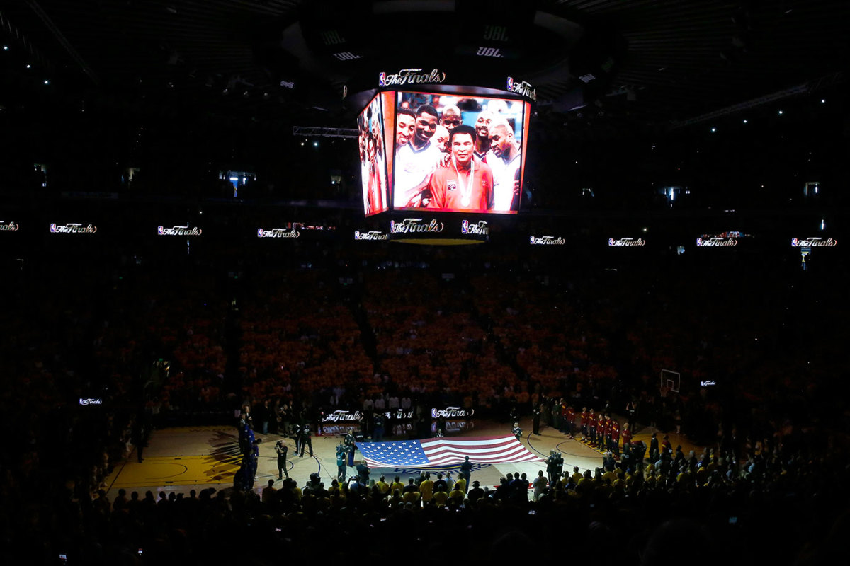 Muhammad Ali Honored by Sports Teams - Sports Illustrated