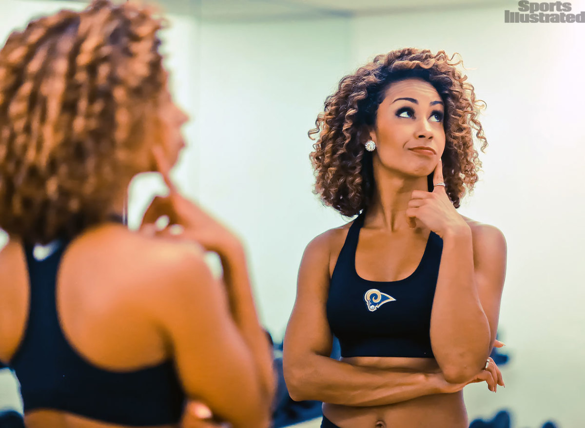 Cheerleader of the Week: Autumn - Sports Illustrated