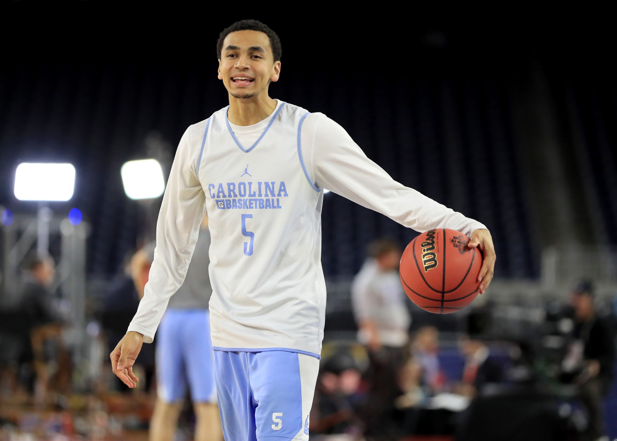 Marcus Paige: UNC PG dunks through the legs: video - Sports Illustrated