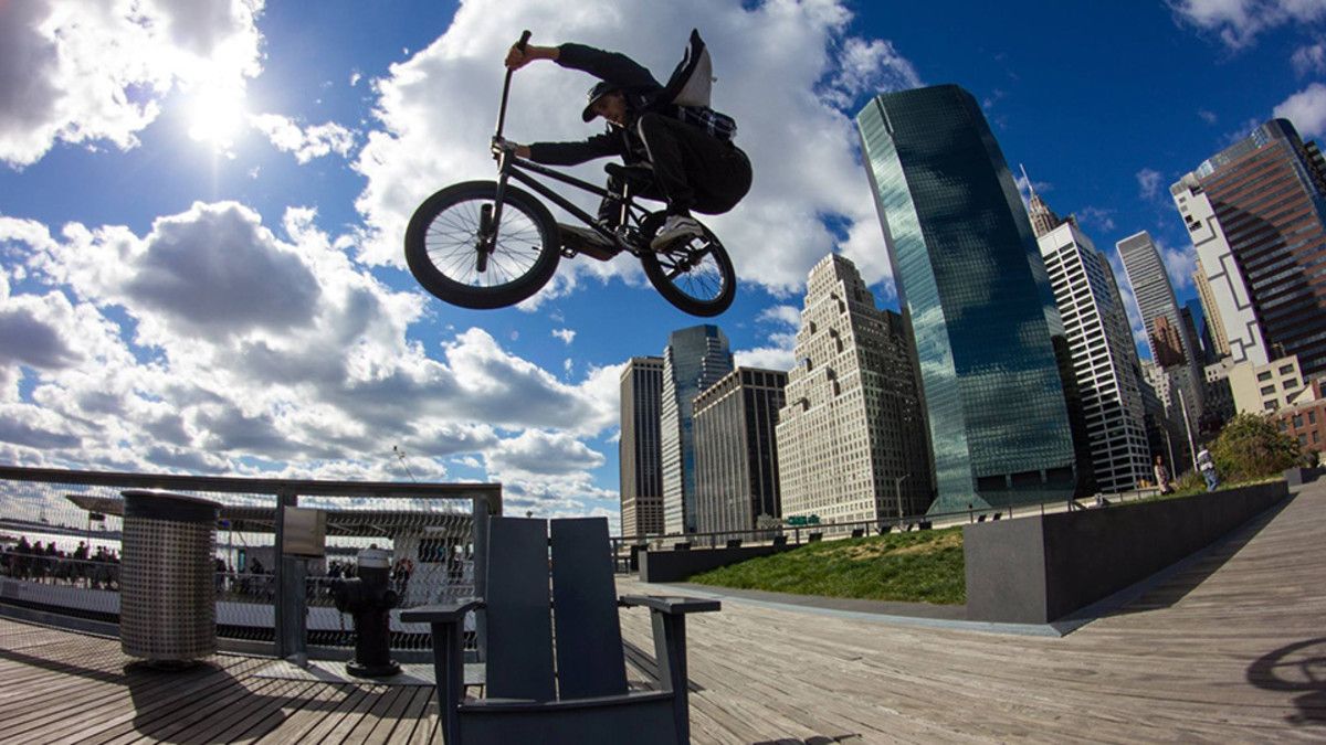 BMX in the city, DIY instructions for the centriphone, more - Sports ...